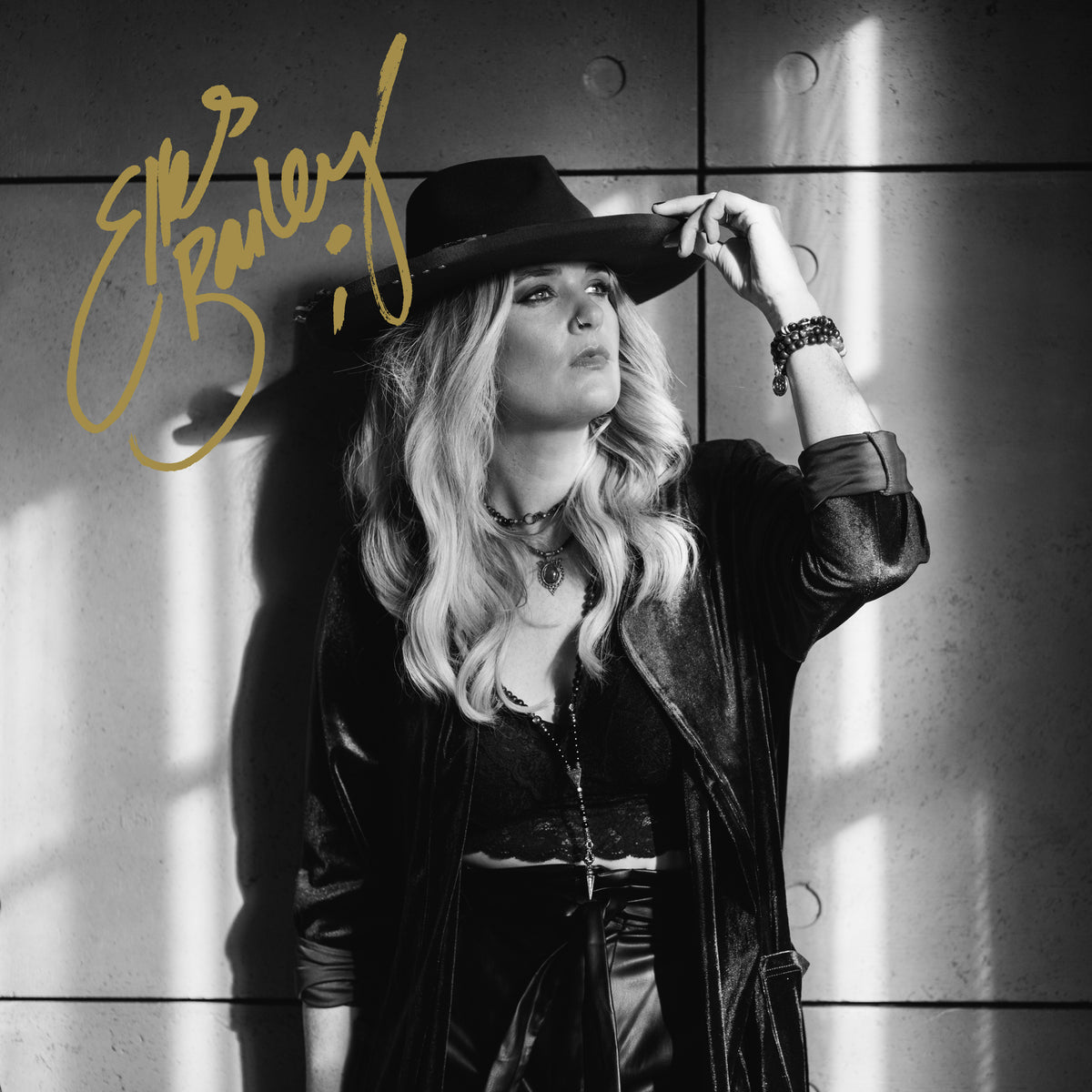 Elles Bailey - Beneath The Neon Glow (White Vinyl + Exclusive Print ...